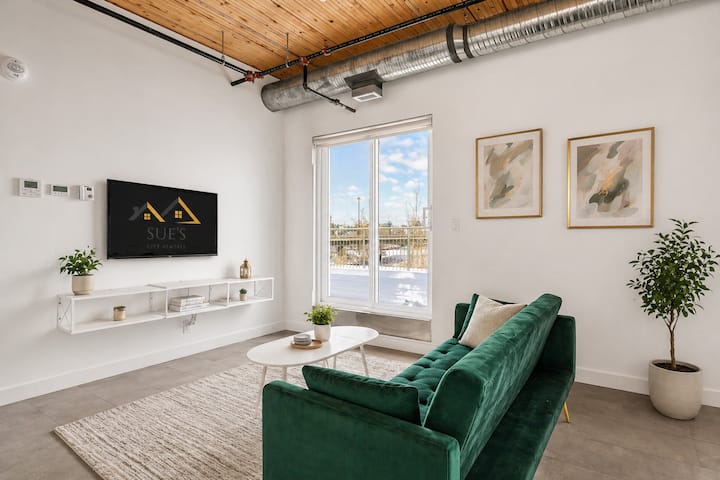 Boutique Stay W/ Sauna | Coffee & City Walks - Calgary