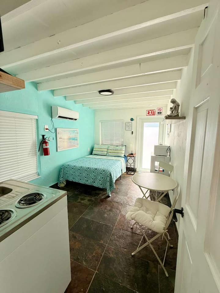 World Cup Ready Studio Near Stadium & Beach - Hollywood, FL