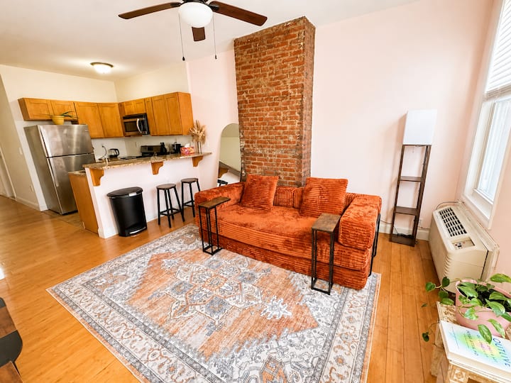 Cozy Brick Apartment | Near Nyc, Airport, Metlife - Jersey