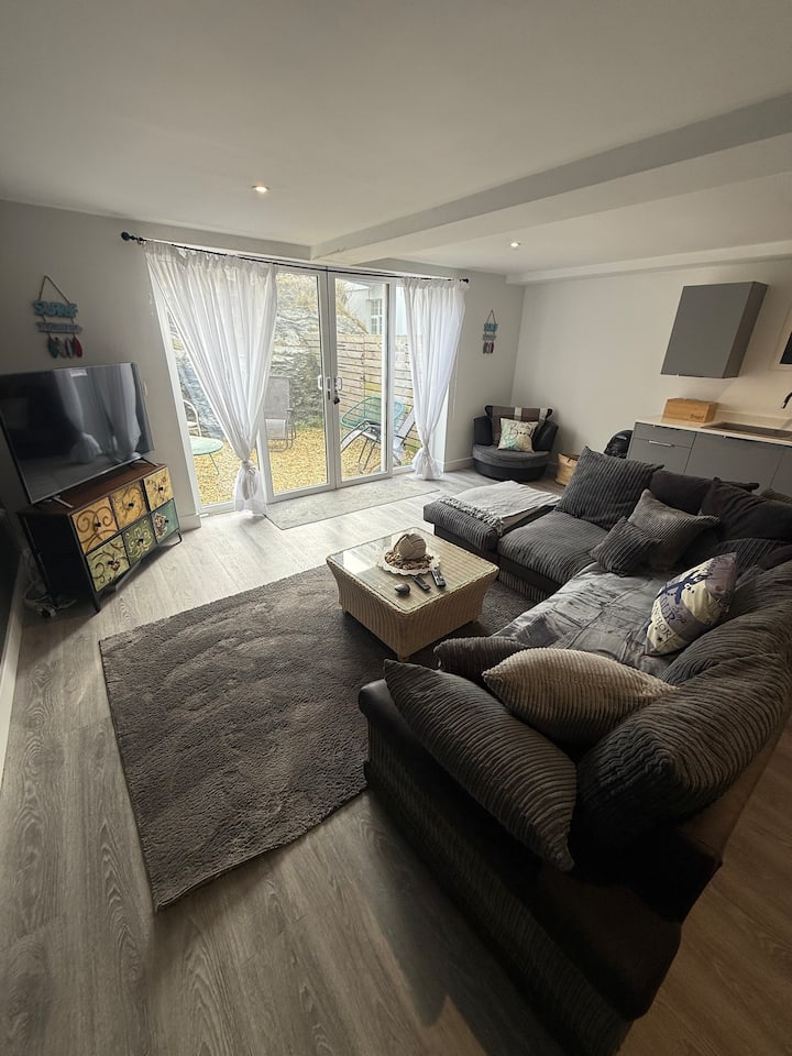 Bonnie’s Pool No 15, Dog Friendly, Garden, 3 Bed - Trearddur Bay