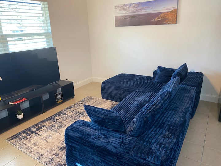 The Blue Oasis | Near Usf, Busch Gardens & Tpa - Tampa, FL