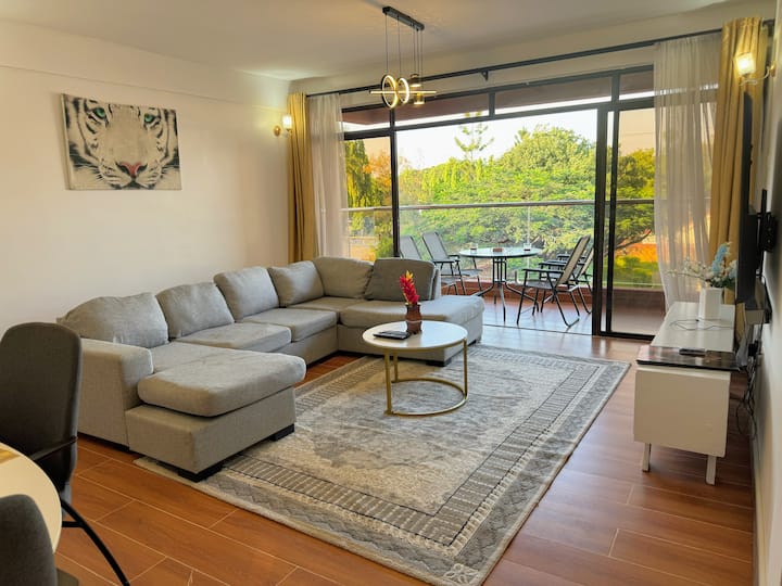 “Luxury 3br Apartment With Balcony & Green Views” - Kisumu