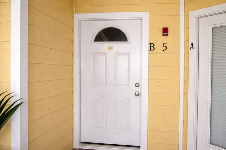 Spacious 3br Coastal Condo - Seabrook, TX