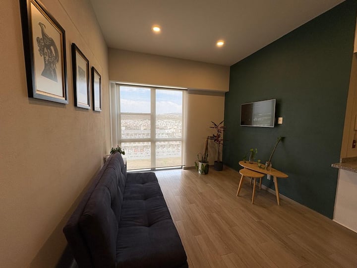 Comodo Departamento En Torre/ Facturamos El Total - Querétaro