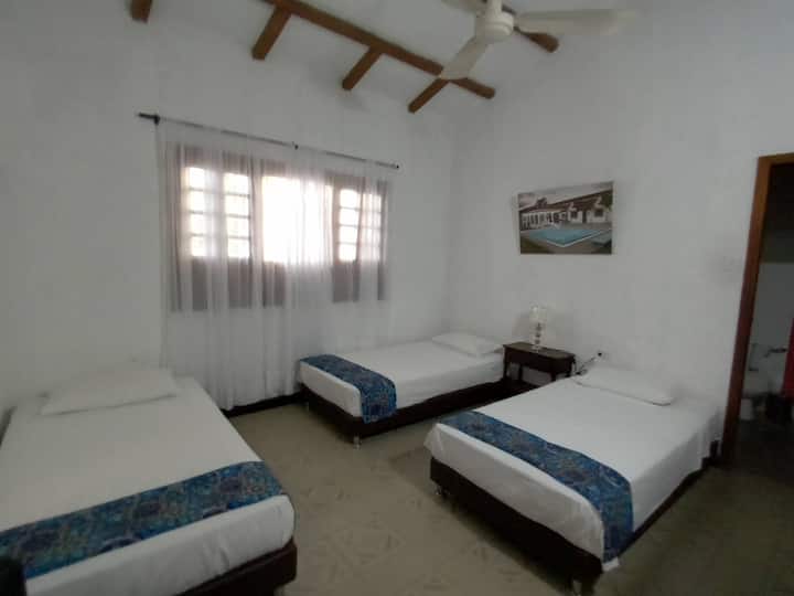 Villa Margarita
Refugio De Confort Y Naturaleza - Honda