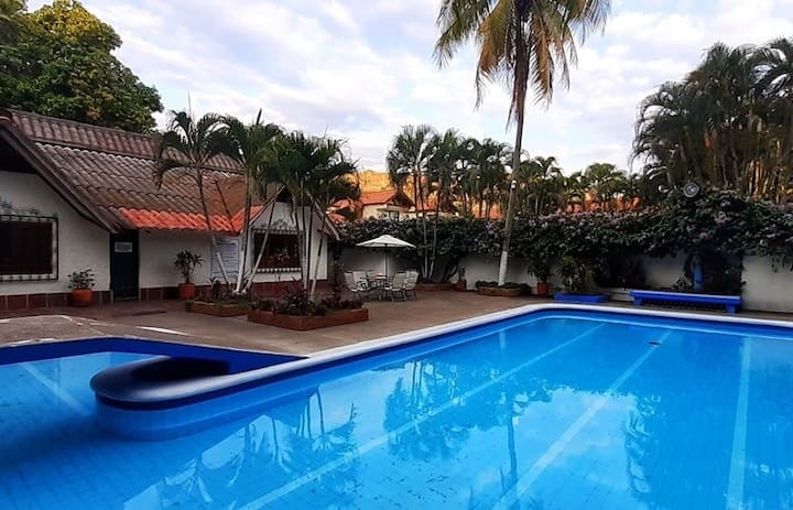 Villa Margarita
Refugio De Confort Y Naturaleza - Honda