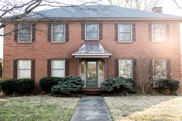 Fabulous Fontaine - Lexington