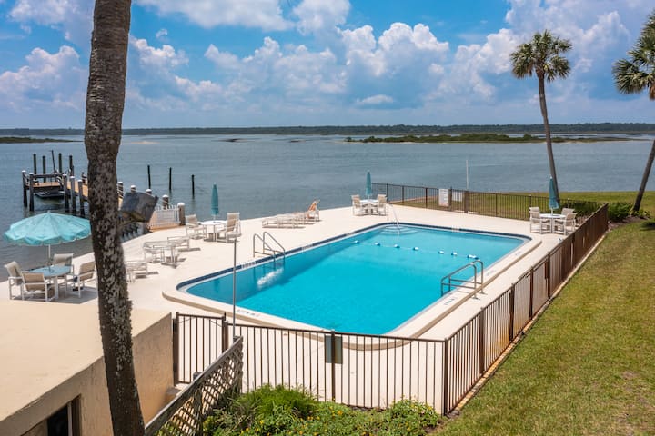2 - Bedroom Waterfront Condo At Point Matanzas - Crescent Beach, FL