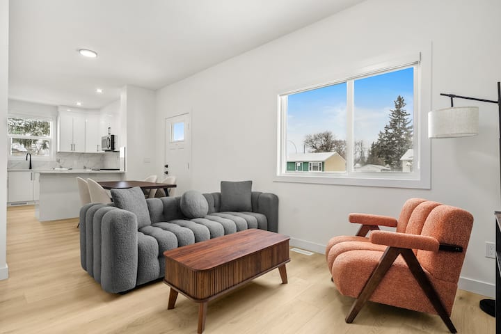 Pet-friendly Entire Home | 3br Near Wem - Edmonton