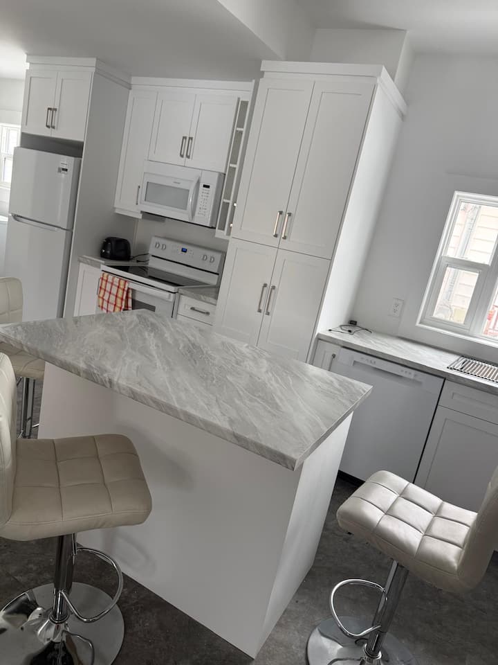 Jully's Apartment - Miramichi