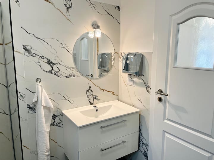 Modern Quiet Apt, 3 Min Clj Airport, Free Parking - Comuna Cojocna