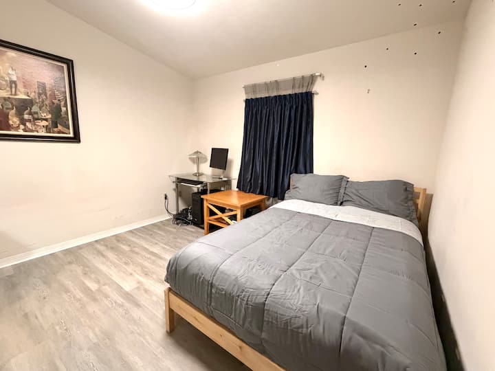 Simple Campus Edge Stay – Budget Friendly - Gainesville, FL