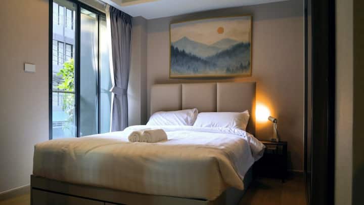 Modern 1br In Thonglor Pool + Gym Central Location - Bangkok