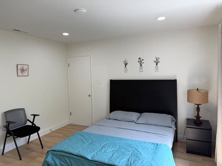 Heart Of Silicon Valley | Private Bed & Bath - Los Gatos, CA
