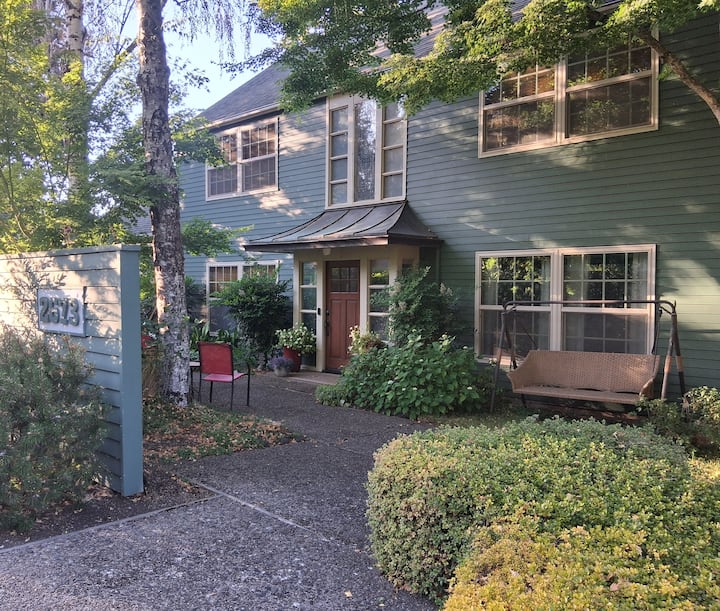 Relaxing Terrace View Home, Near Uo Hayward Field - Eugene, OR