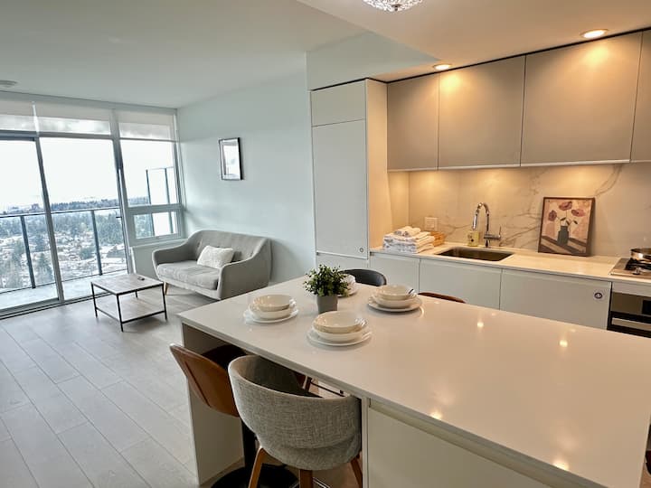 Luxury Cityview 2b1b Suite - Burnaby