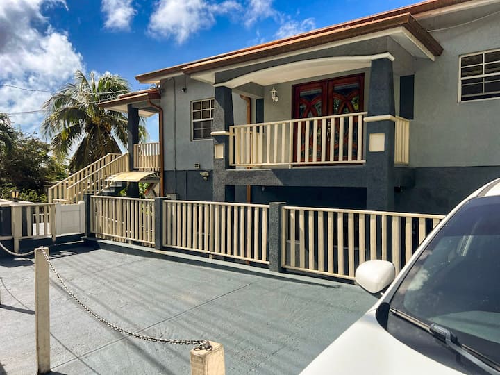 Overlook The River | 2 Bed 1 Bath Suite - Granada