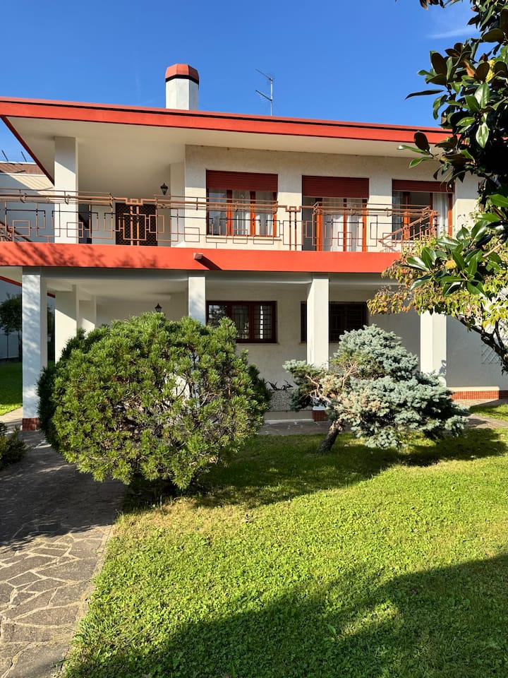 Venice Group Home: Sleeps 10 + Private Parking - Italia