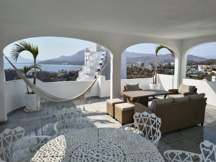 Manzanillo Home With Stunning Roof Top Ocean Views - Manzanillo