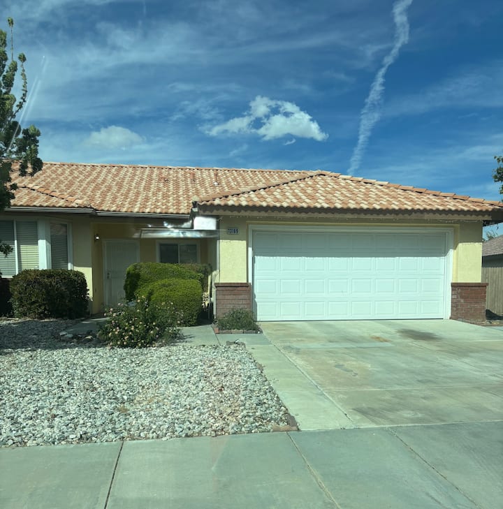 Comfortable, Relaxation Getaway Home - Victorville, CA