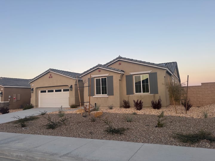 Comfortable, Relaxation Getaway Home - Victorville, CA