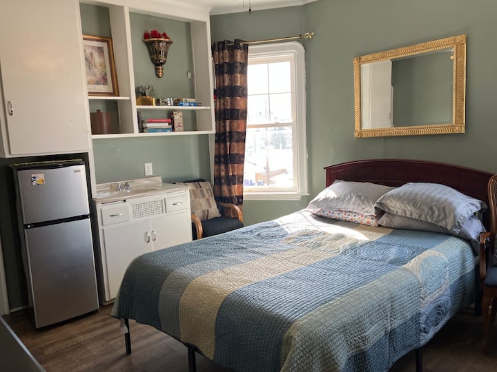 Queen Bed - Saint Paul, MN