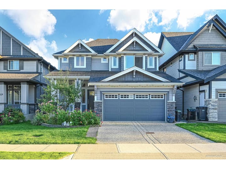 Cozy & Convenient Basement Suite – Perfect For You - ラングリー