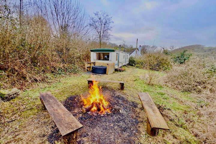 Hot Tub-the Cosy Cwtch - Carmarthen