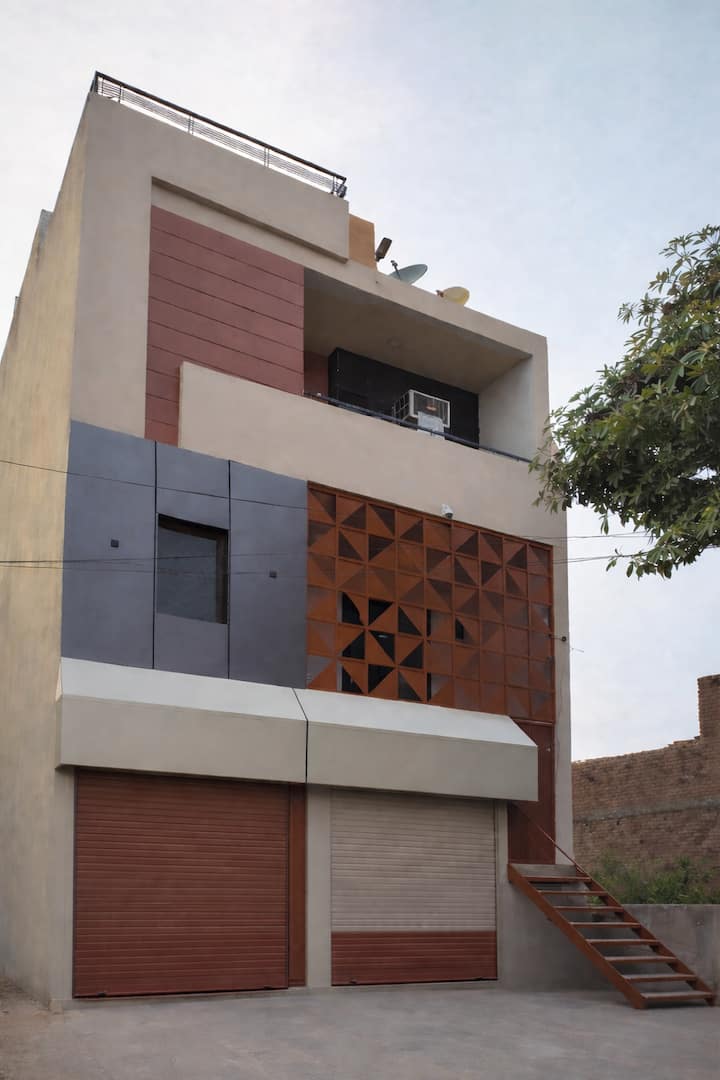 1 Bed/drg/din/kit On First Fl, 3 Beds On 2nd Fl - Ludhiana