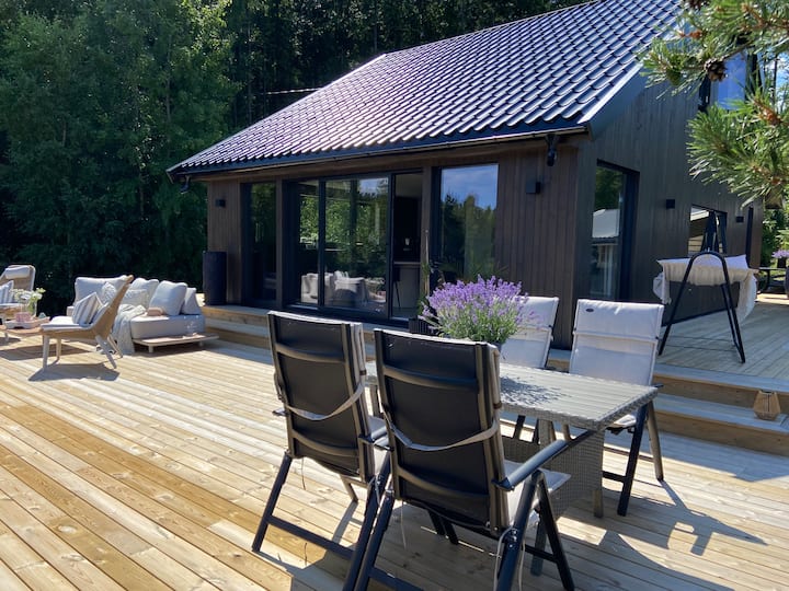 Nybygd Hytte I Vannkanten - Brygge Og Sjøutsikt - Norway