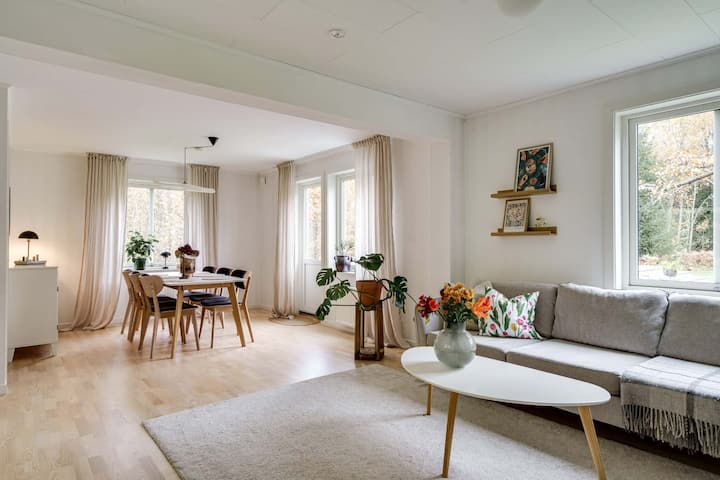 Närhet Till Sjö Och Natur. Badtunna Och Stora Ytor - Vingåker