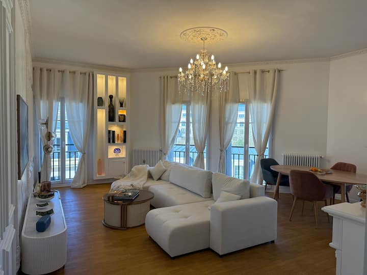 Appartement Chic 90m2 Proche Disneyland Paris - シェシー