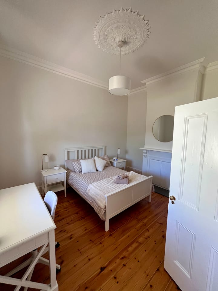 Daisy’s Cottage @ Kilkenny *Pet Friendly* - Port Adelaide