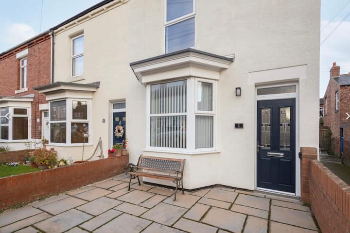 Seascape, Saltburn By The Sea - Saltburn-by-the-Sea