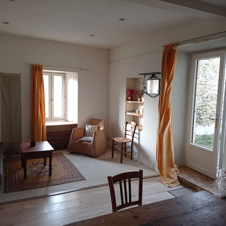 Charmant 2 Pièces Avec Vue Et Calme - Saou