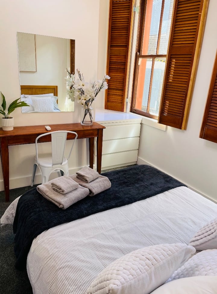 Stylish Surry Hills Retreat With Courtyard - Moore Park