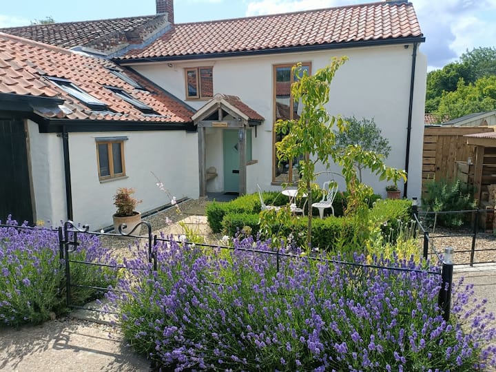 Cosy & Charactful Bailiff's Cottage - Swaffham
