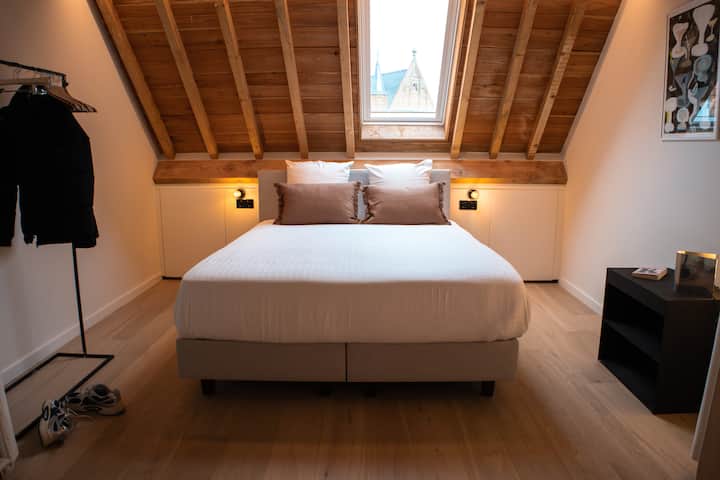 Renée, Elegant Loft With Private Terrace By Castle - Gand