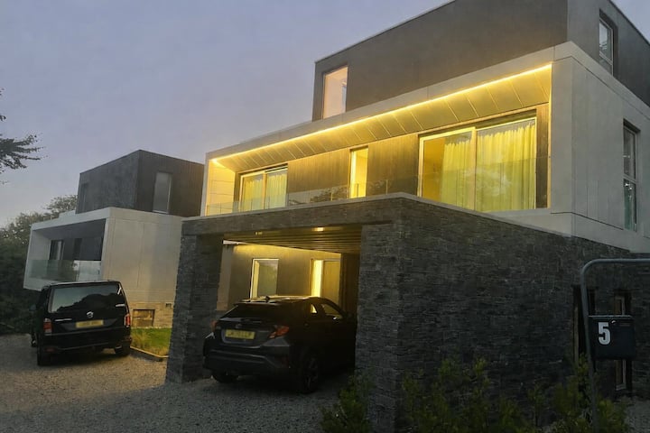 No.5 Treloyhan Manor Dr - St Ives