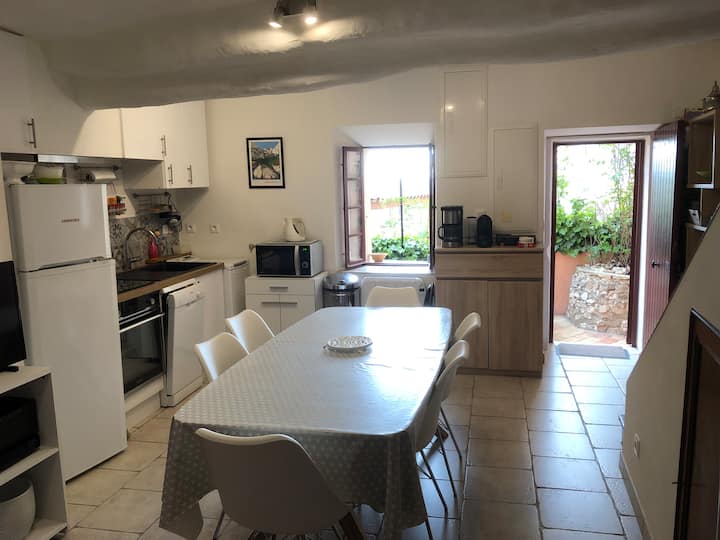 Maisonnette Cœur De Village Typiquement Provençal - Gémenos