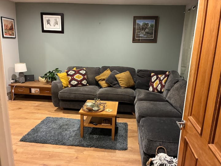 Home In Quiet Rural Village. - Helston