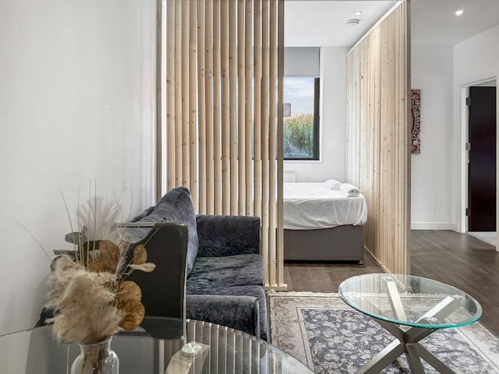Central Milton Keynes | Station Walk Apartment - Milton Keynes