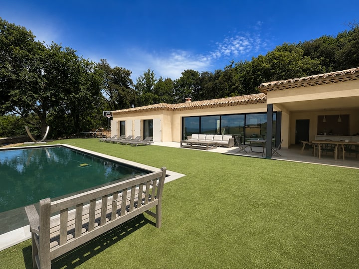 Villa Avec Magnifique Vue Dégagée. - La Garde-Freinet