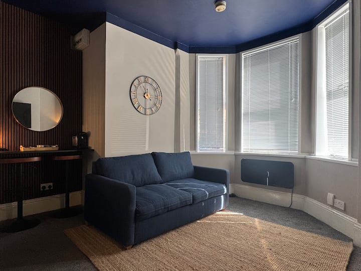 Central Cosy Apartment - Wolverhampton