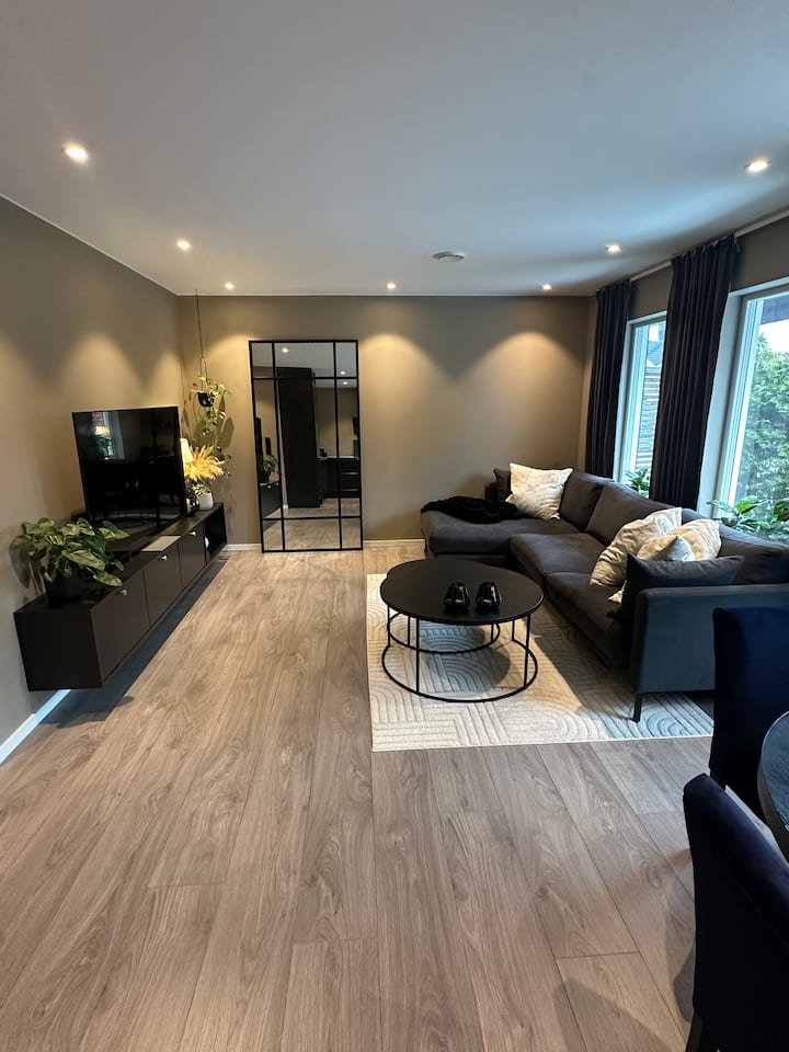 Modern Apartment • Free Parking•8 Min Oslo Airport - Aéroport d'Oslo-Gardermoen (OSL)