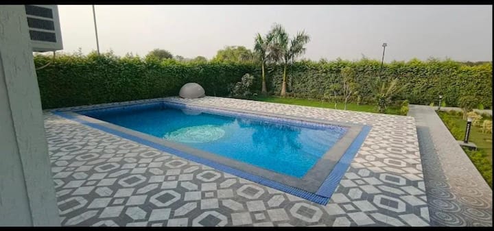 3bhk Farmhouse With Lushgreen Beauty With Pool - Faridabad