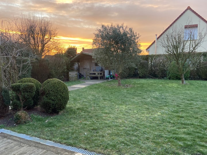 Jolie Maison Familiale Dans Un Cadre Verdoyant - Bailleul
