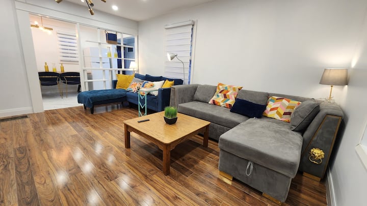 Cute 2 Bedroom Home With Large Garden - Brantford