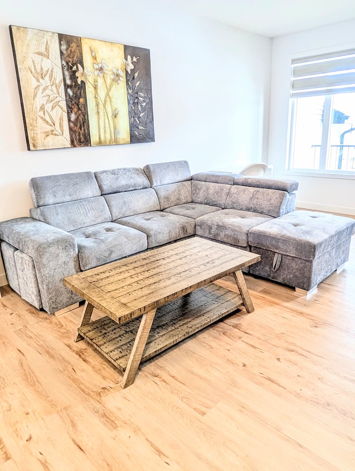 Stylish & Modern Retreat In Belvedere - Chestermere