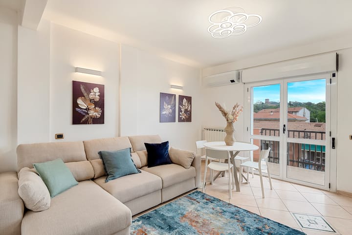 Appartamento Con Posto Auto E Vista Sulla Città - La Spezia